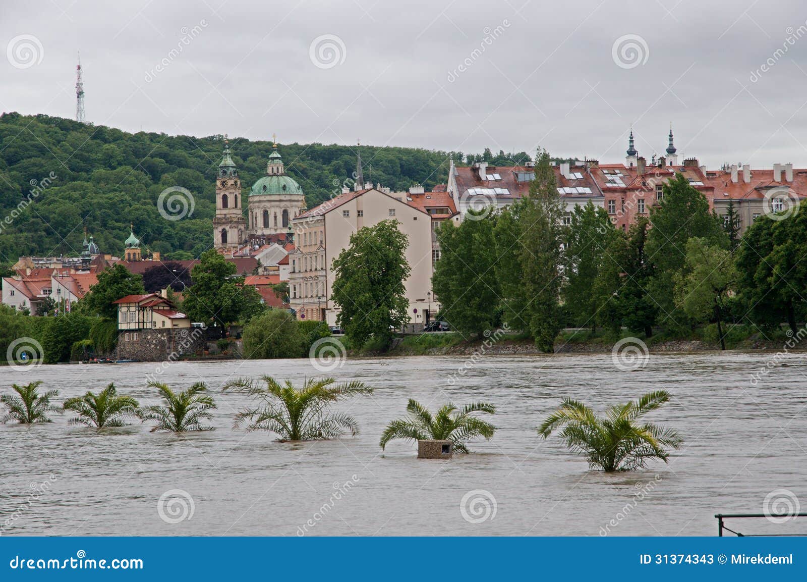 Flood in Prague editorial stock photo. Image of river - 31374343