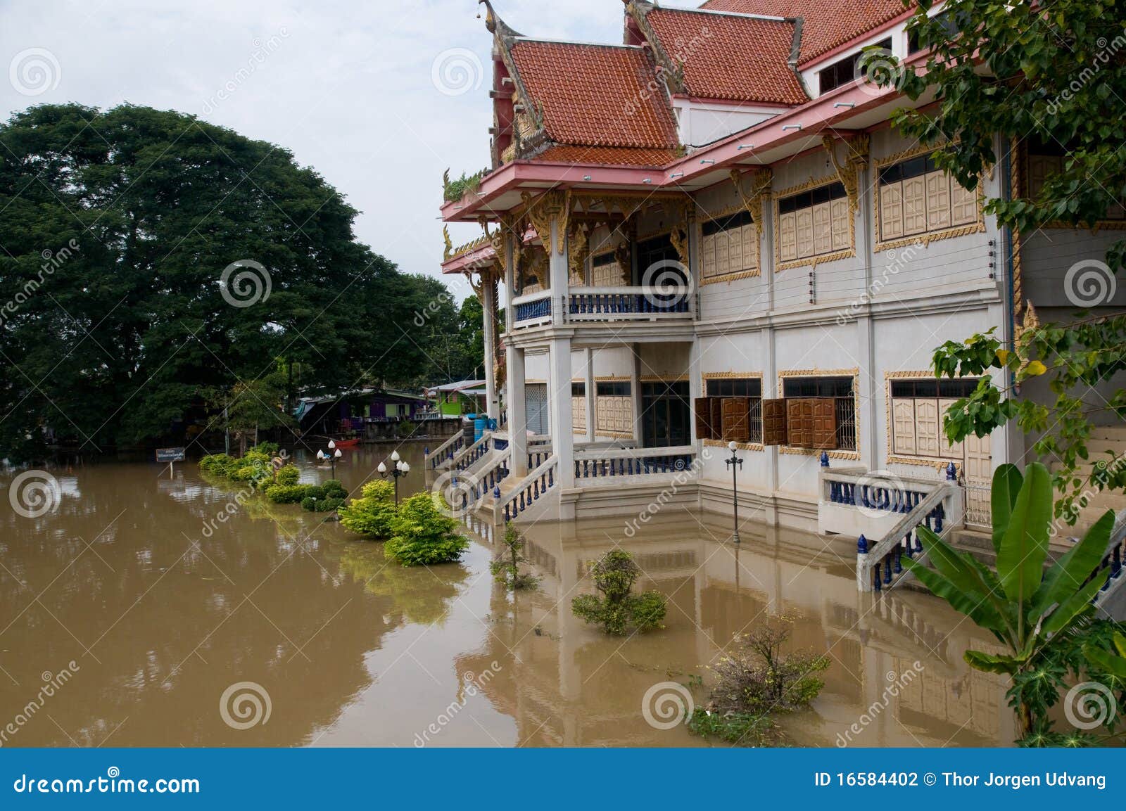 Flooded temple in Thailand stock photo. Image of culture - 16584402