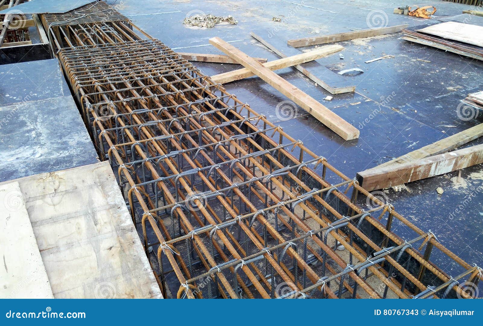 Floor Slab Reinforcement Bar on Timber Formwork Stock Image - Image of ...