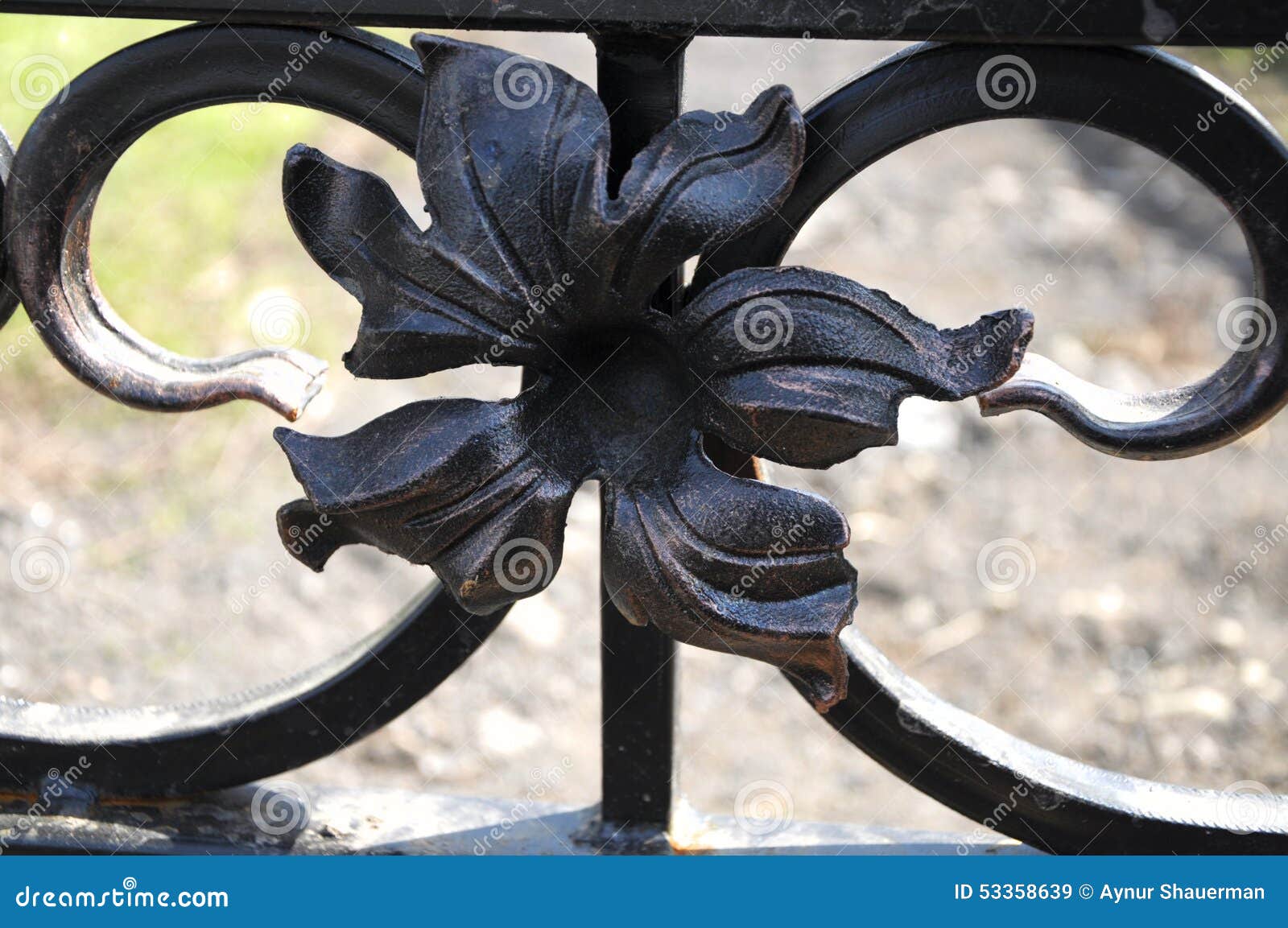 Flor soldada do ferro imagem de stock. Imagem de deco - 53358639