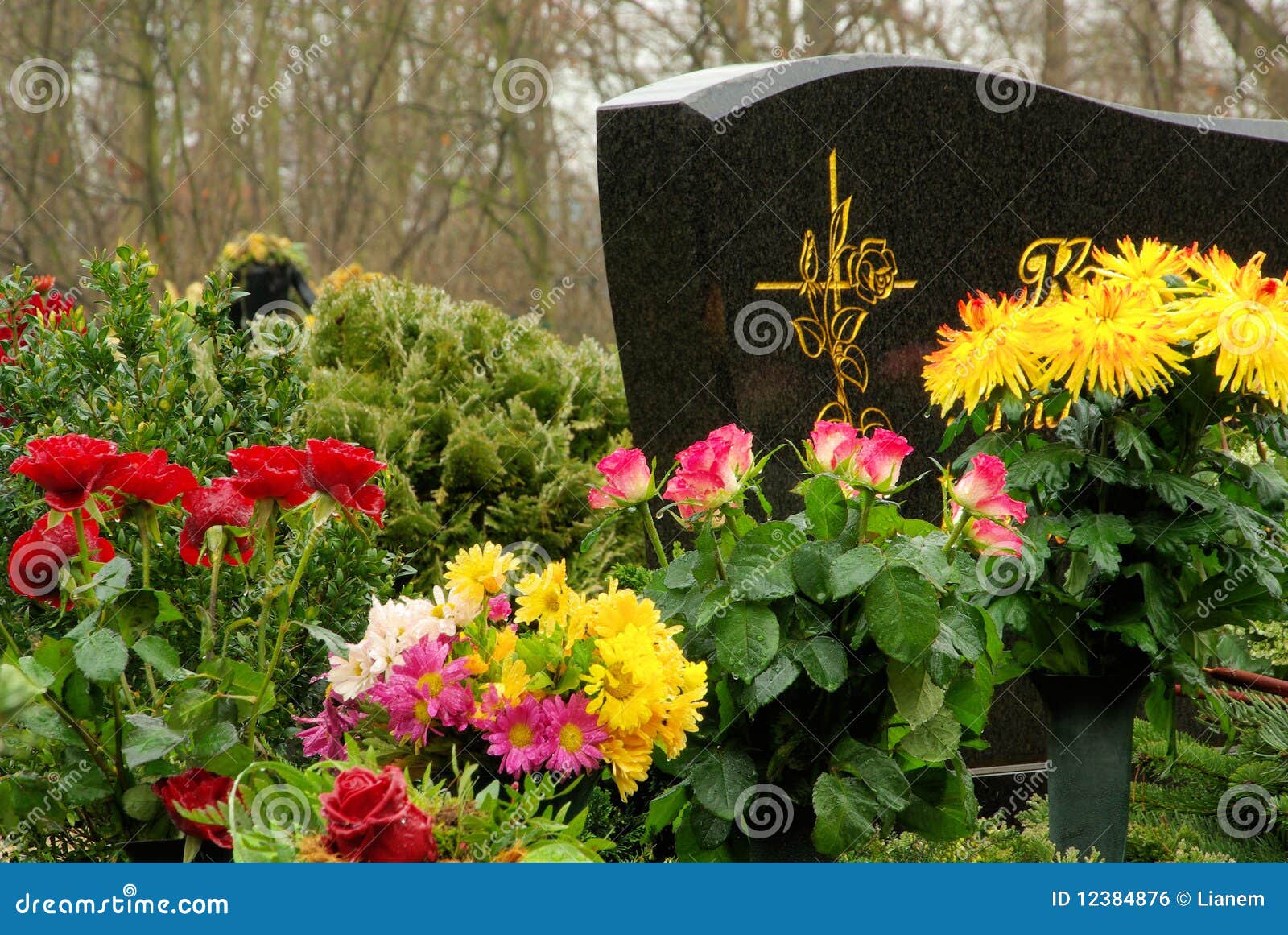 Floral Arrangement Cemetery Stock Photo - Image of floral, bouquet ...