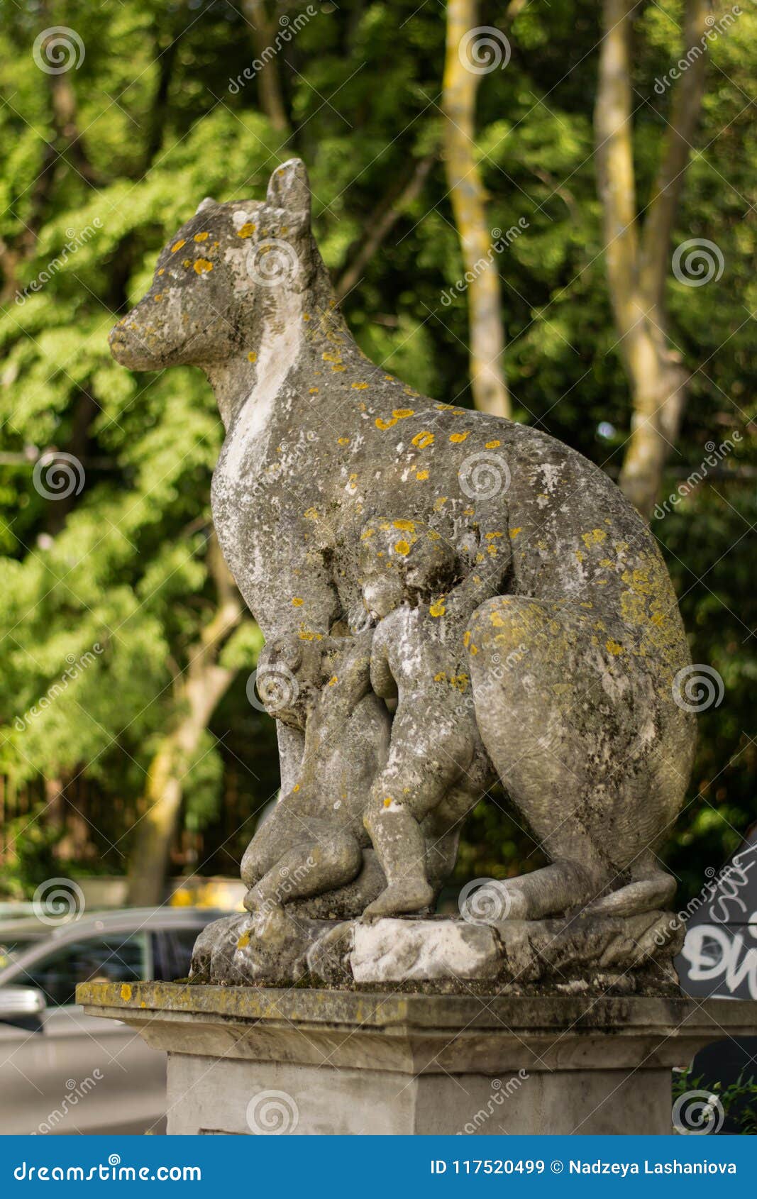 Florence, Italy - 24 April, 2018: Statue of Lupa in Florence Editorial ...