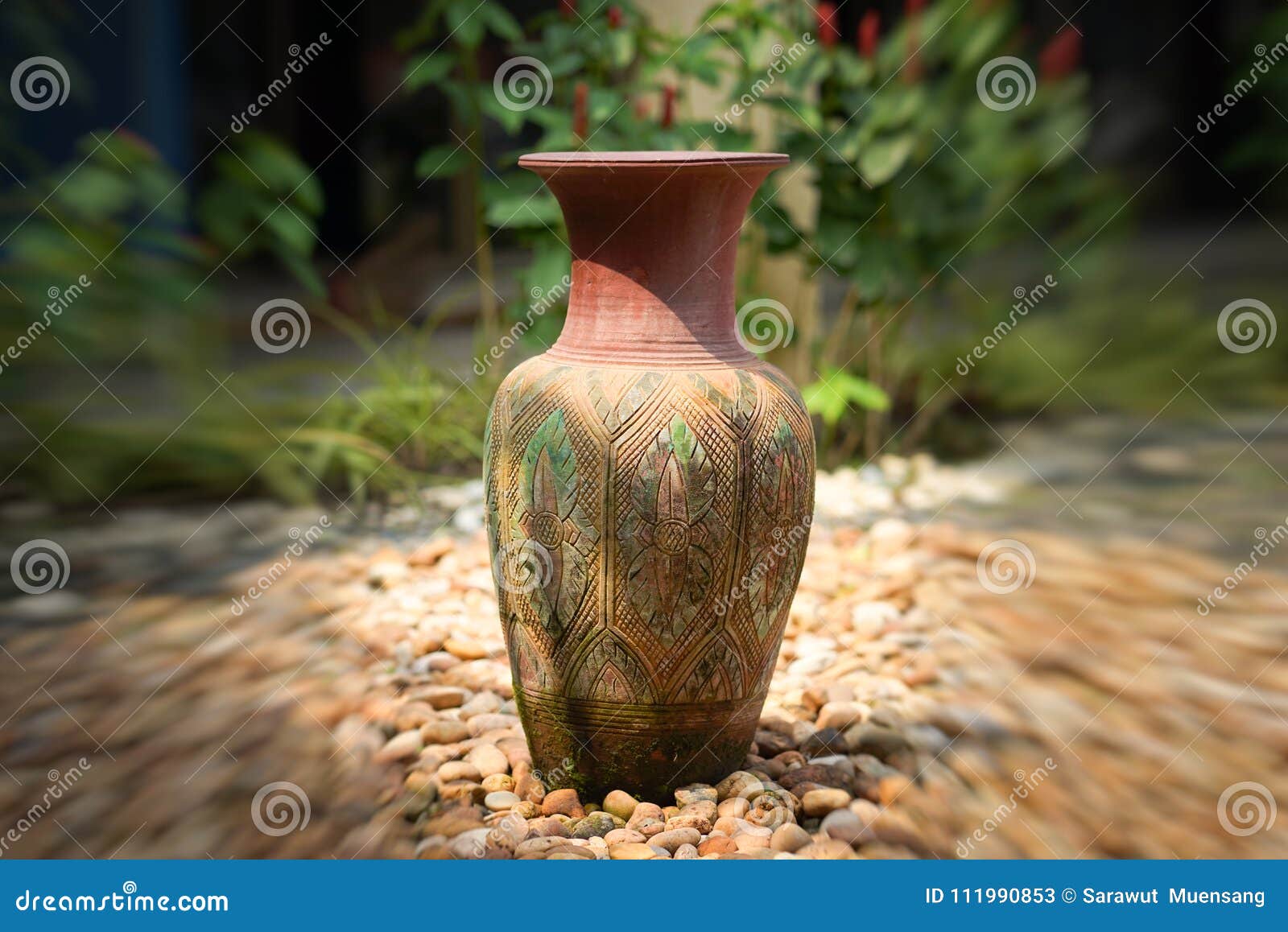 Floreros Decorativos De La Arcilla Foto de archivo editorial - Imagen ...