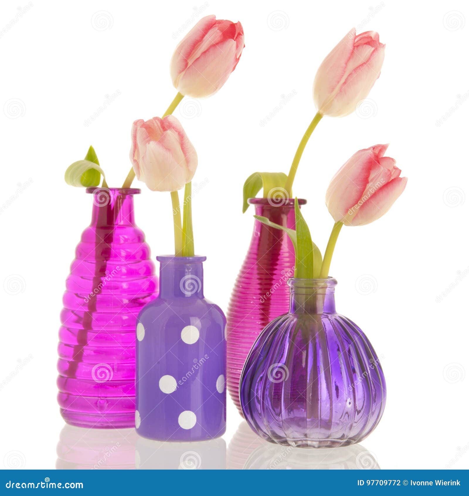Floreros Modernos Con Los Tulipanes Foto de archivo - Imagen de ...