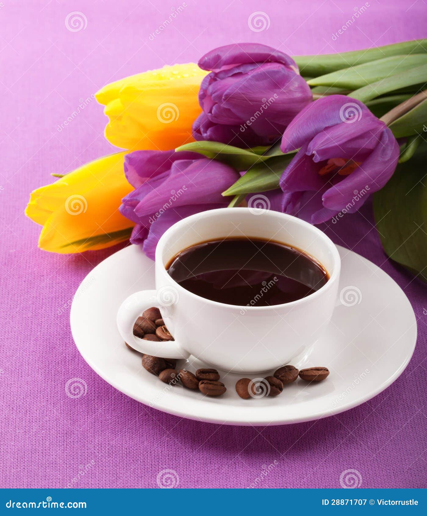 Flores y café imagen de archivo. Imagen de coser, despertar - 28871707