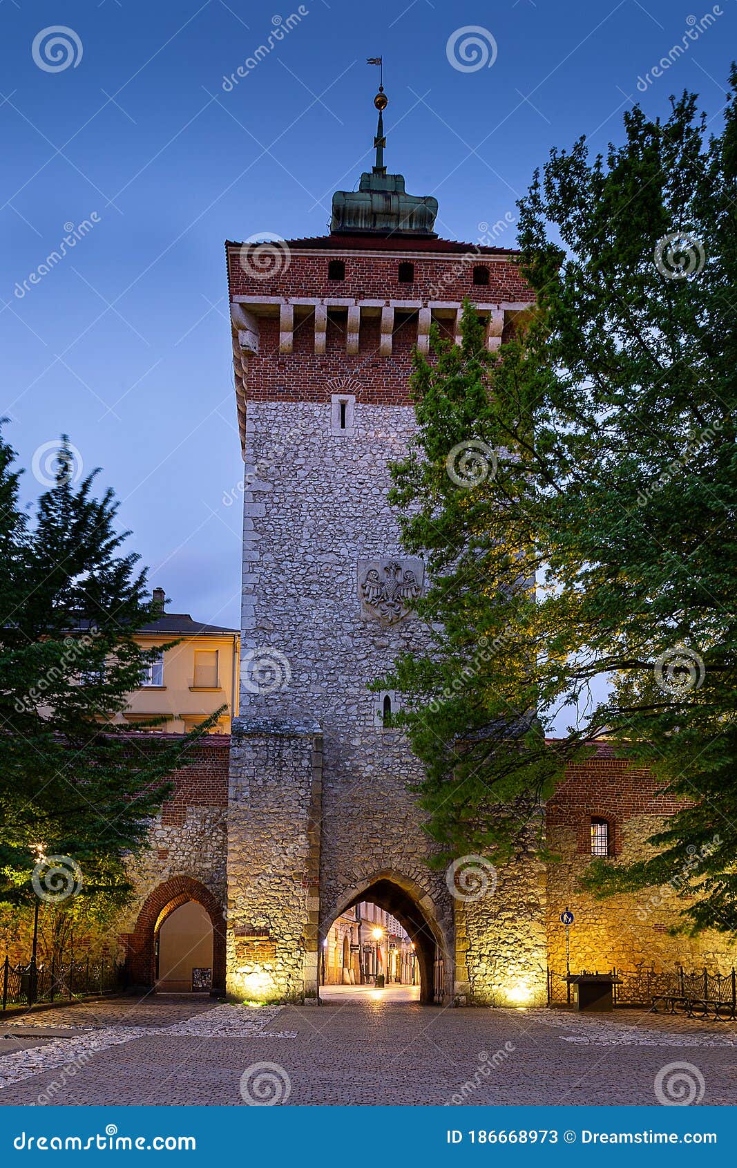 Florianska Gate in Krakow stock image. Image of polska - 186668973
