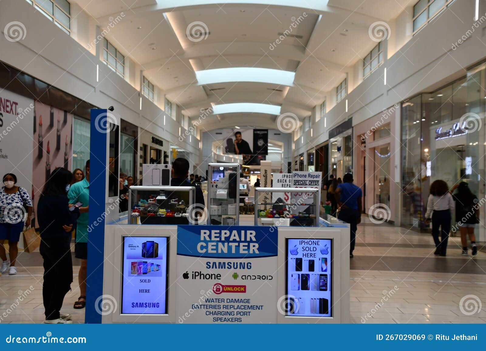 The Florida Mall in Orlando, Florida Editorial Stock Image - Image of ...