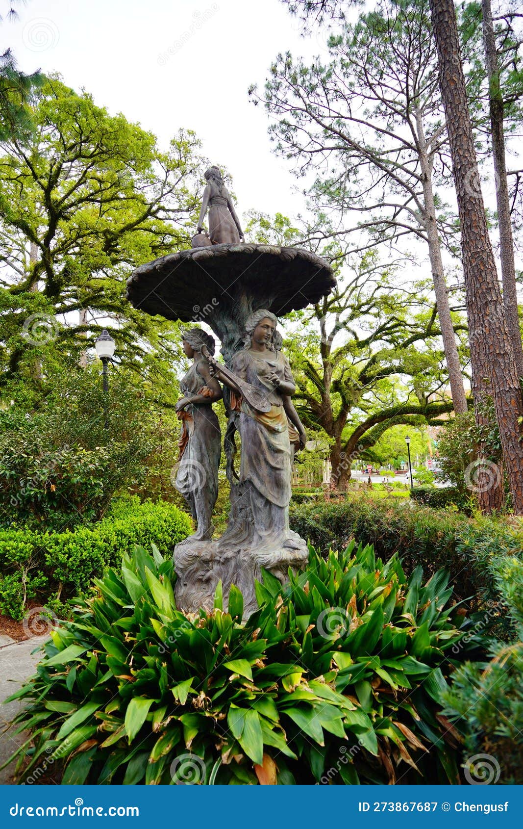 Florida State University Campus Statue Editorial Photography - Image of ...