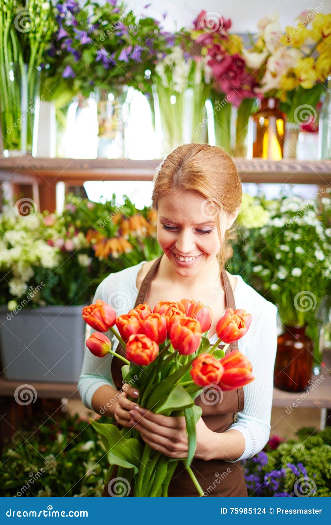 Florist foto de archivo. Imagen de joven, hermoso, primavera - 75985124