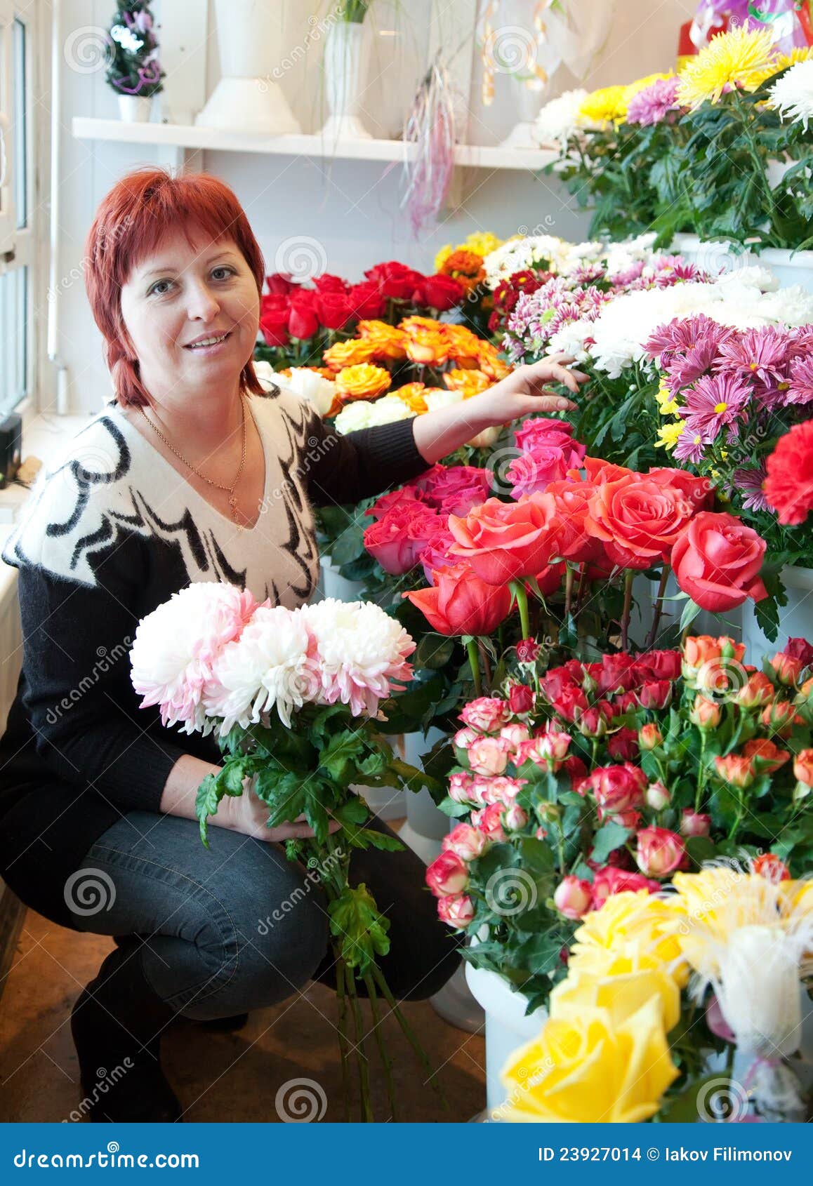 Florist in Her Small Flower Shop Stock Photo - Image of colorful, girl ...