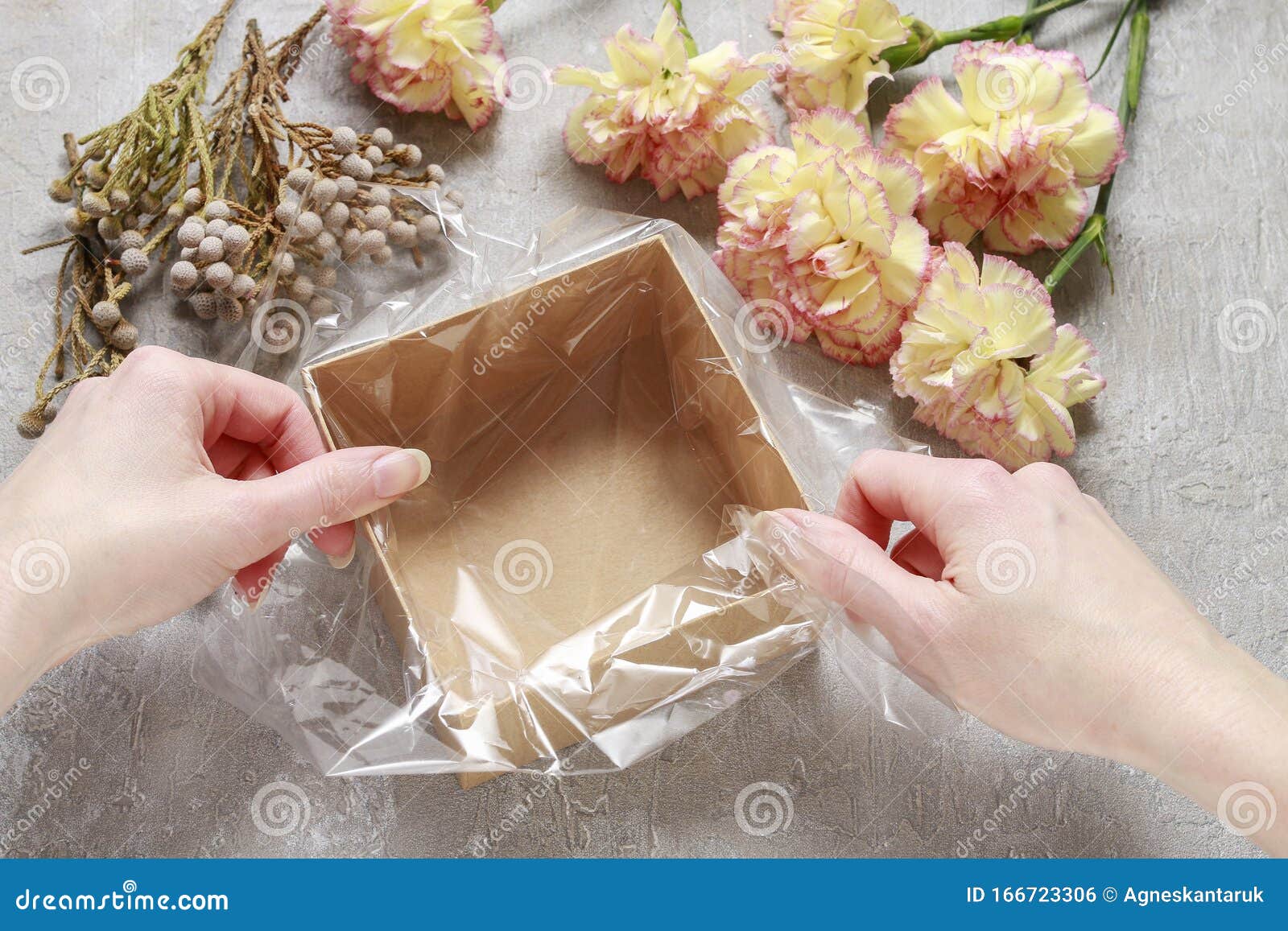 Florist at Work: How To Make Box with Flowers, Step by Step, Tutorial ...