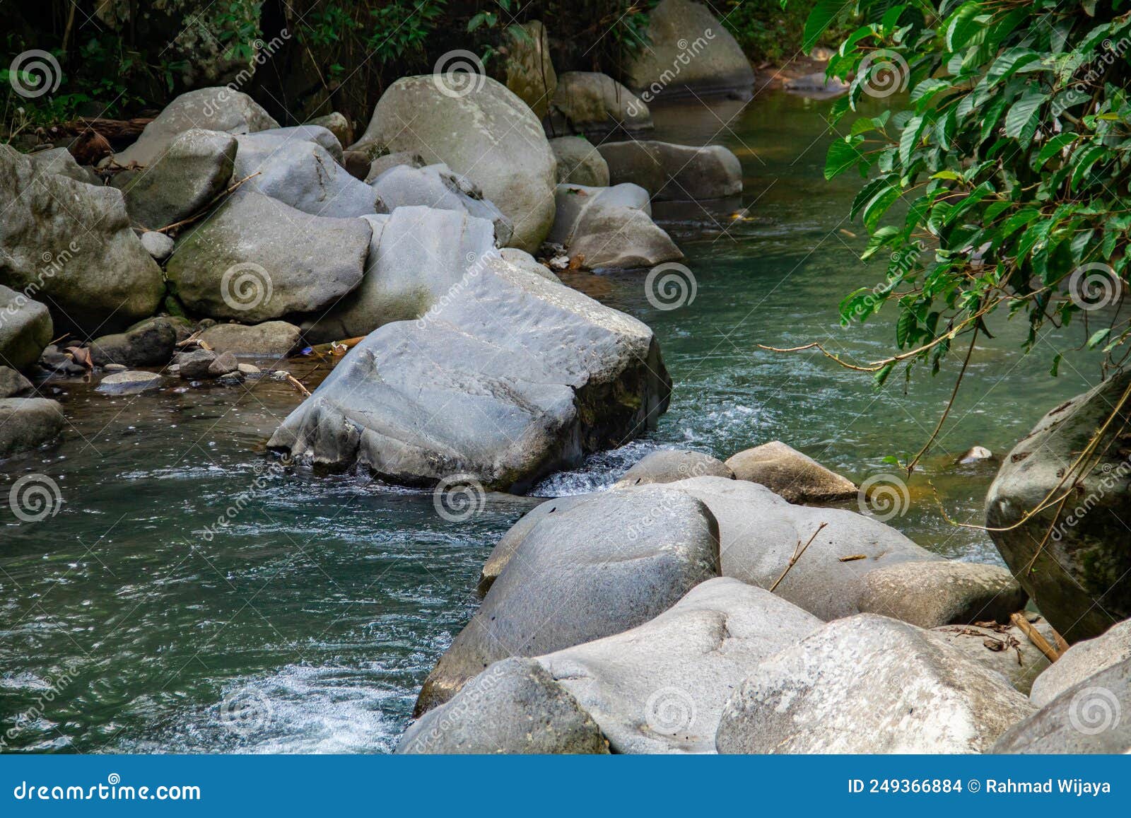 The Flow of River Water Flowing through the Rocks Stock Photo - Image ...