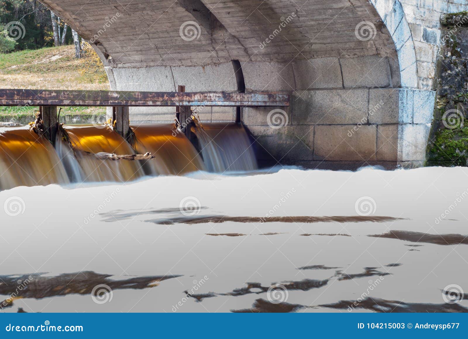 Arch of Stone Bridge, Shore and Water Foam Stock Image - Image of park ...