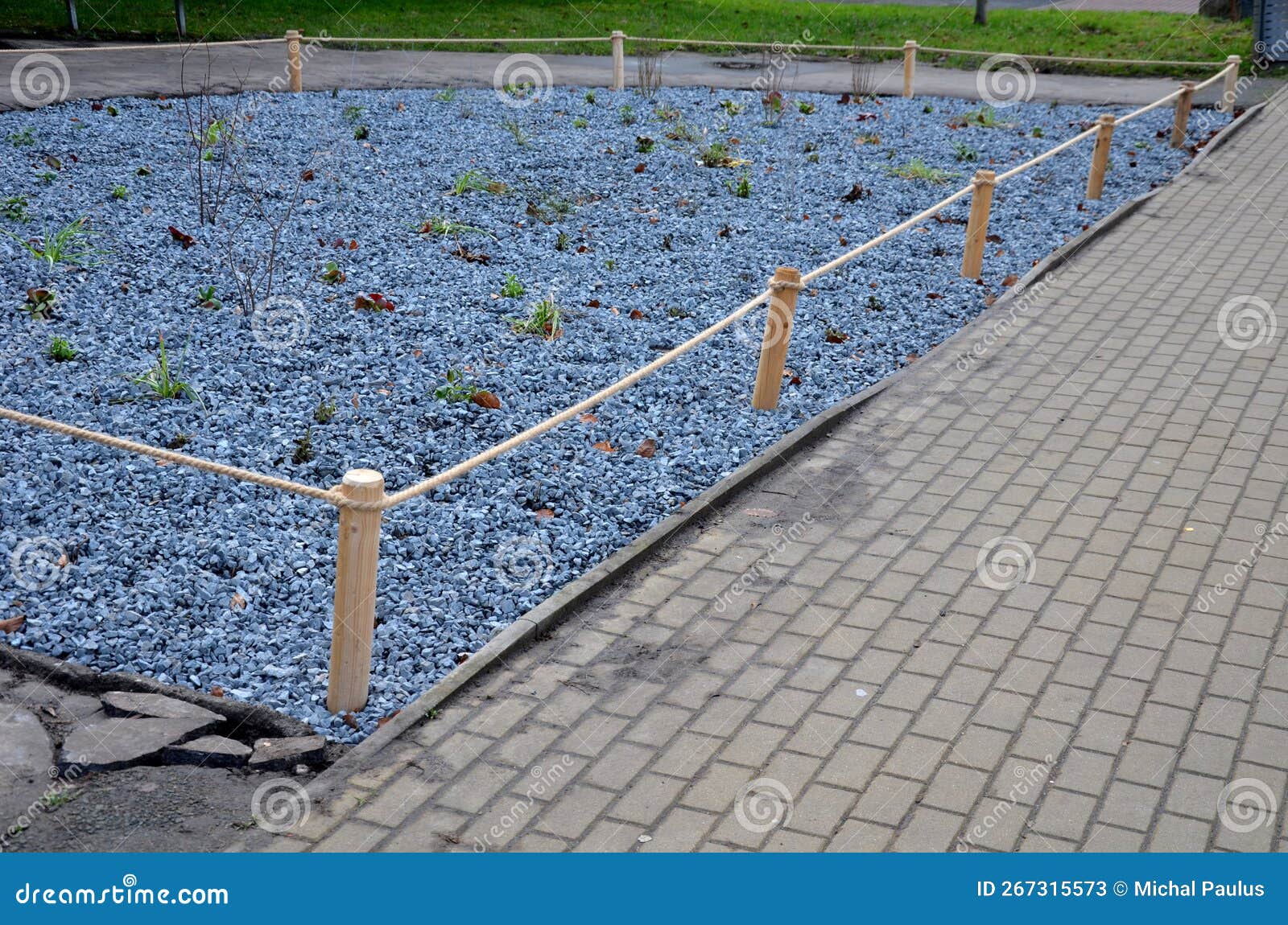 Flower Bed, Treeline, Lattice, with a Circular Hole for a Tree Trunk ...
