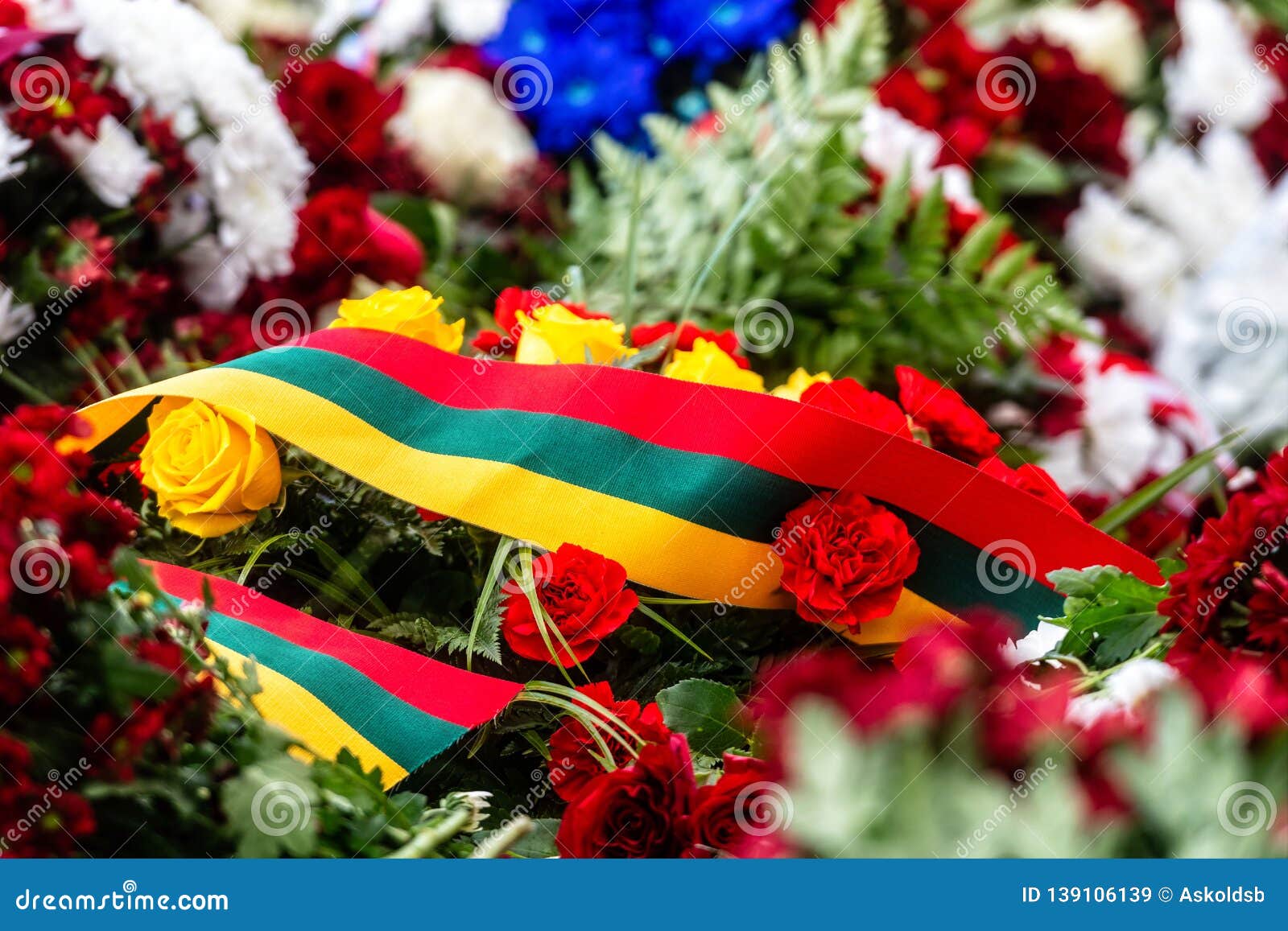 Flower Bouquet with Lithuanian Flag. Lithuanian Independence Day ...