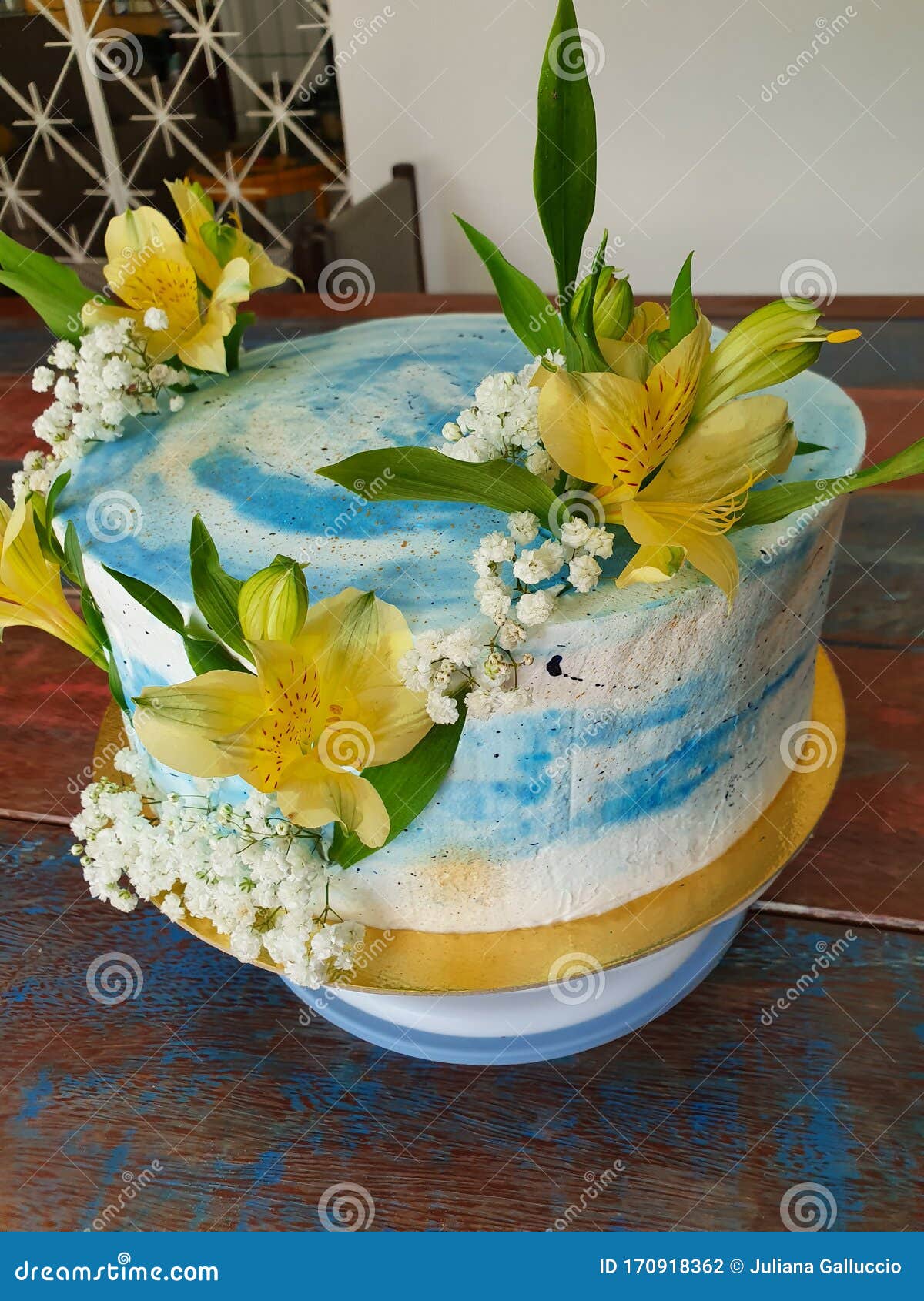 Flower buttercream cake stock photo. Image of desert - 170918362
