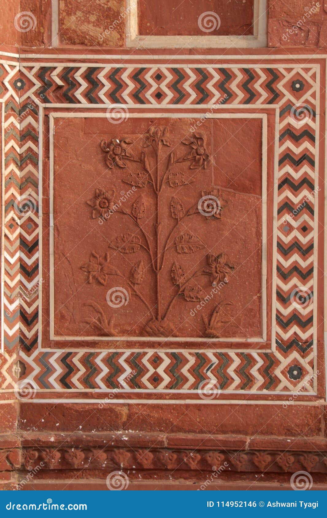 Flower Relief Wall in Taj Mahal Stock Photo - Image of flowers, mahal ...