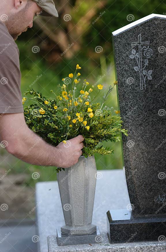 Flower for tomb stock image. Image of vase, memory, hand - 5998725
