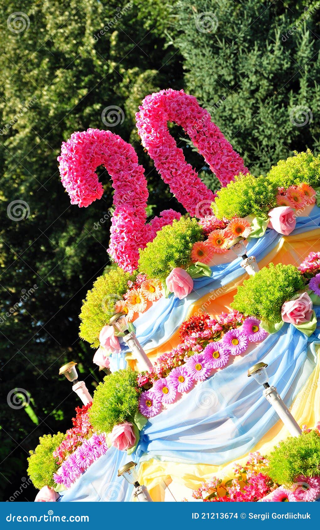 Flowers cake stock photo. Image of flowering, number - 21213674