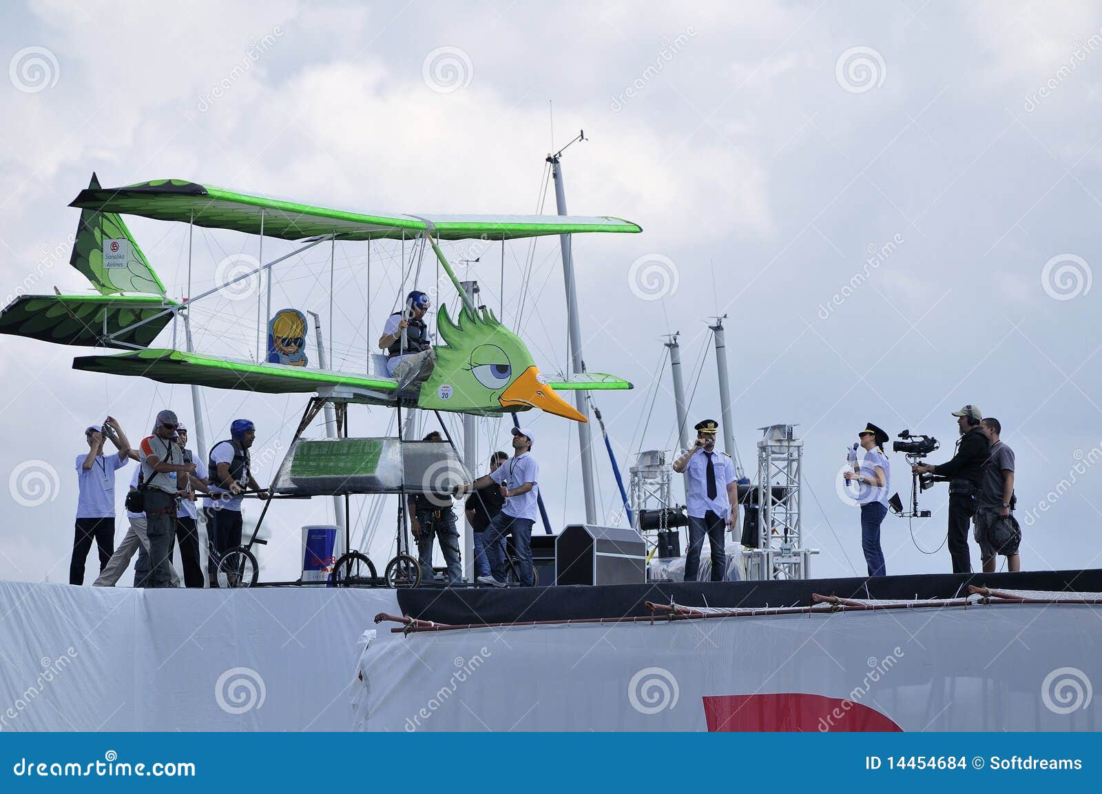 FLUGTAG COMPETITION in ISTANBUL Editorial Stock Image - Image of ...
