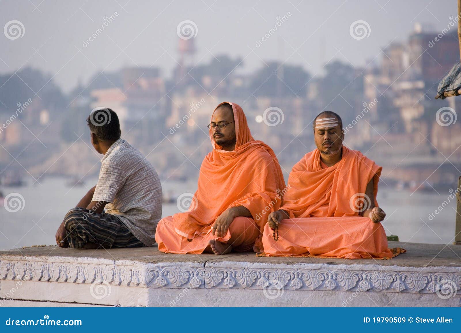 Fluss Ganges - Varanasi - Indien Redaktionelles Stockbild - Bild von ...