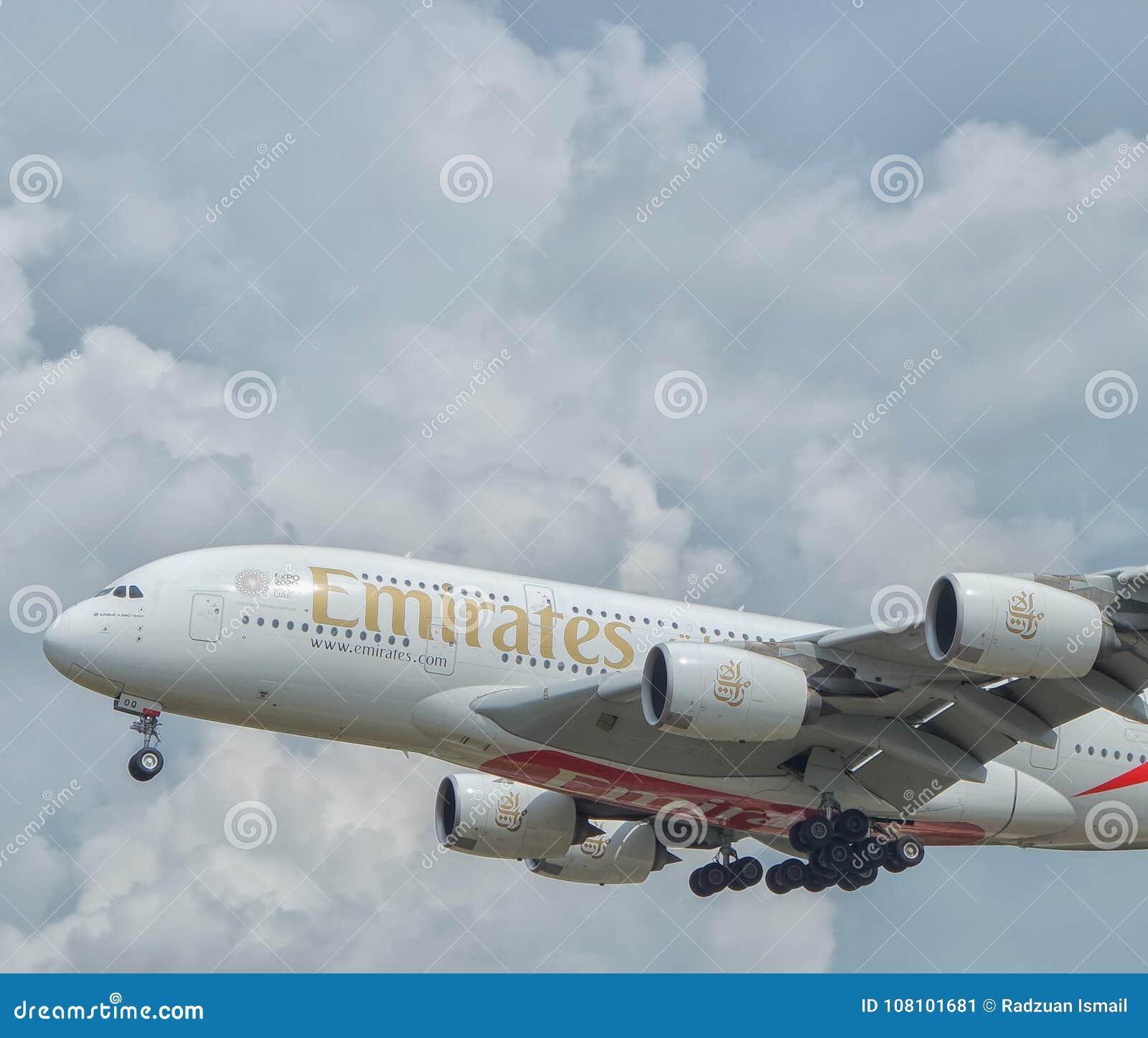 Flyga high redaktionell bild. Bild av bilder, kamera - 108101681