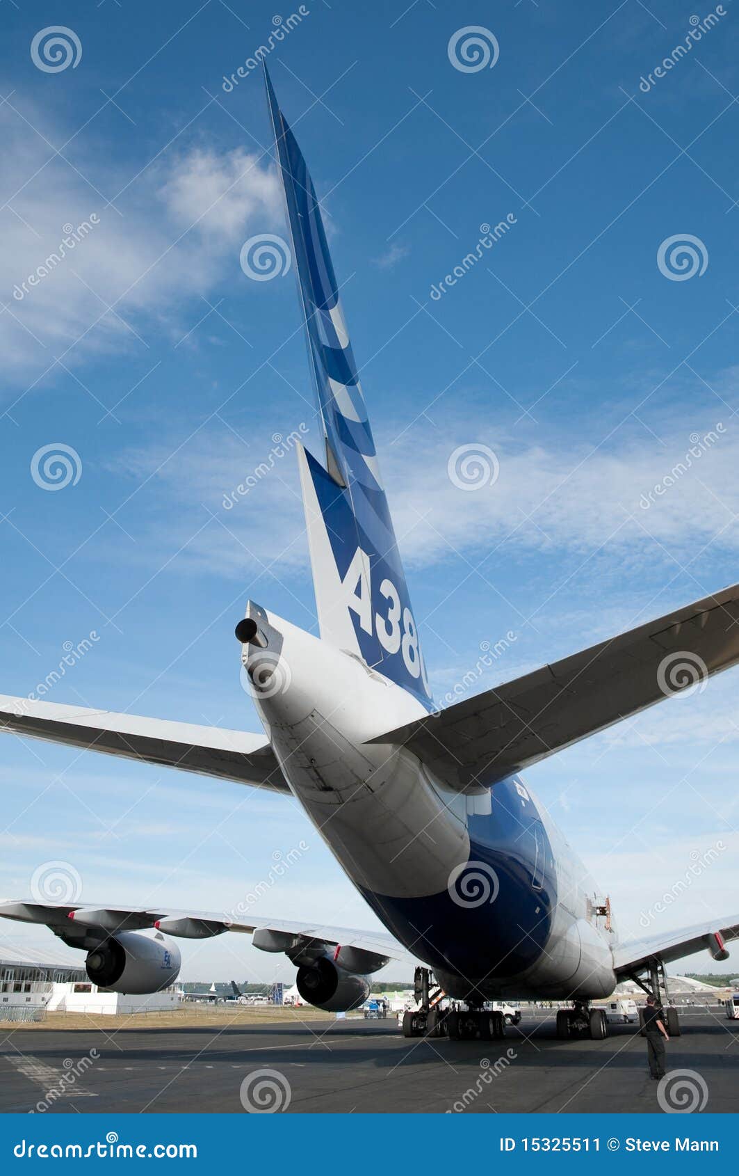 Flygbuss a380 redaktionell bild. Bild av flygplan, sjöfolk - 15325511