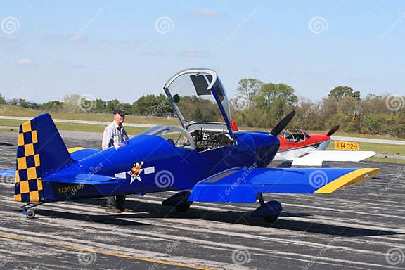 Flyin Festival editorial photo. Image of airport, blue - 16492976