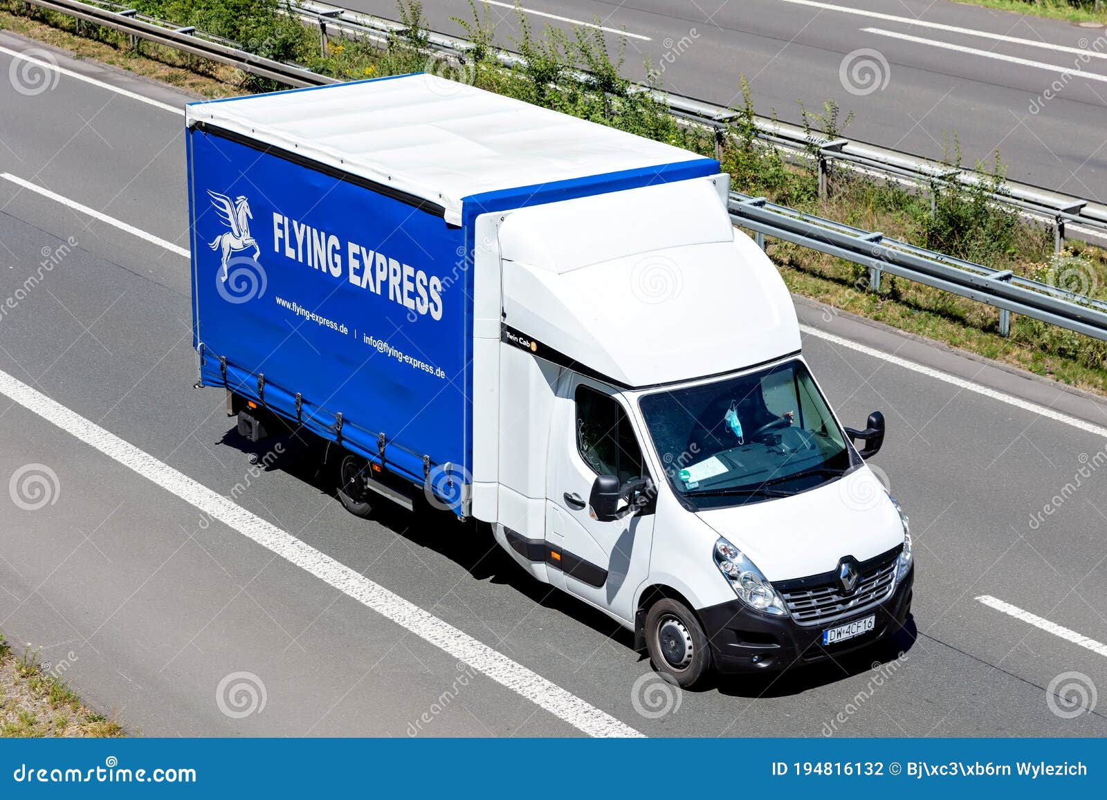 Flying Express Renault Master Editorial Photography - Image of german ...