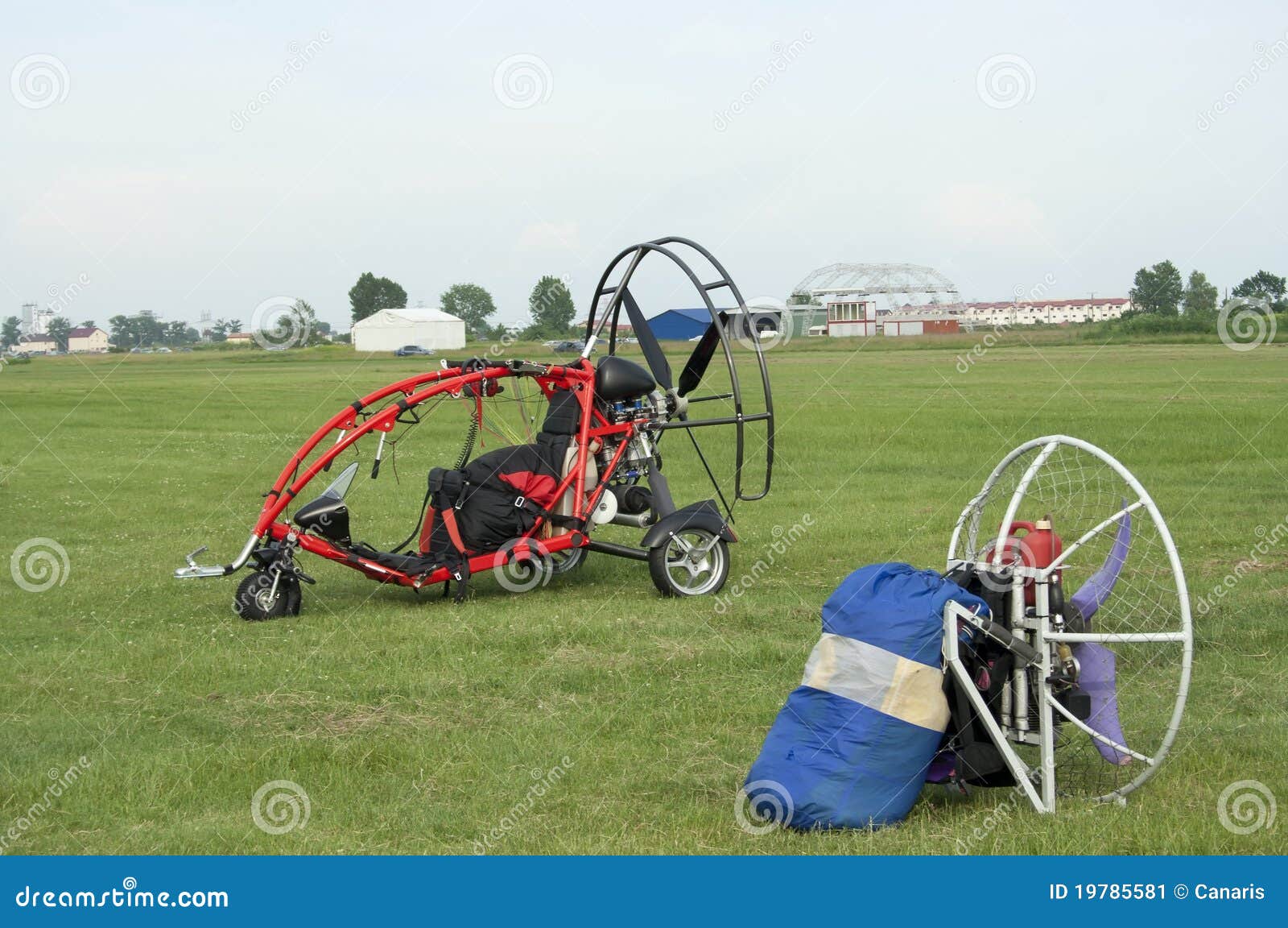 Flying machines stock image. Image of propeller, aircraft - 19785581