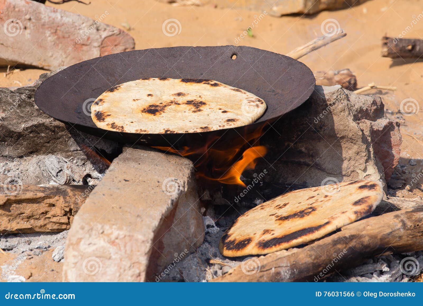Focaccia Indiana Su Fuoco, Pushkar, India Fotografia Stock - Immagine ...