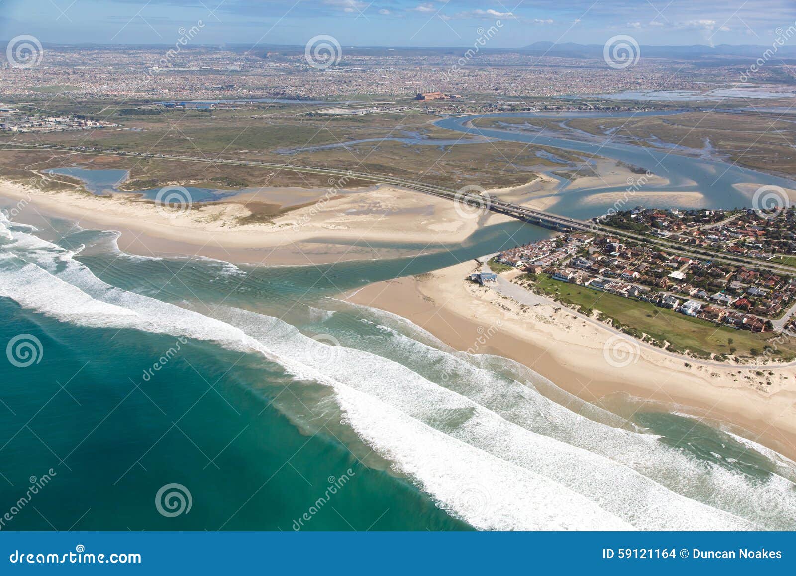 Foce ed estuario dall'aria fotografia stock. Immagine di estate - 59121164