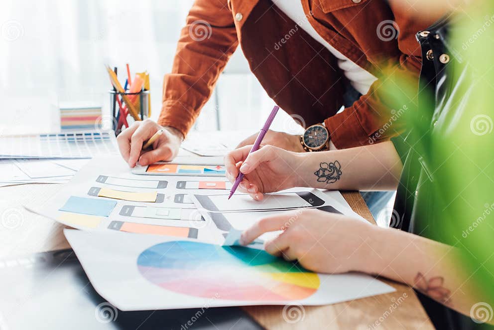 Focus of Developers Using Website Sketches and Color Circle while ...