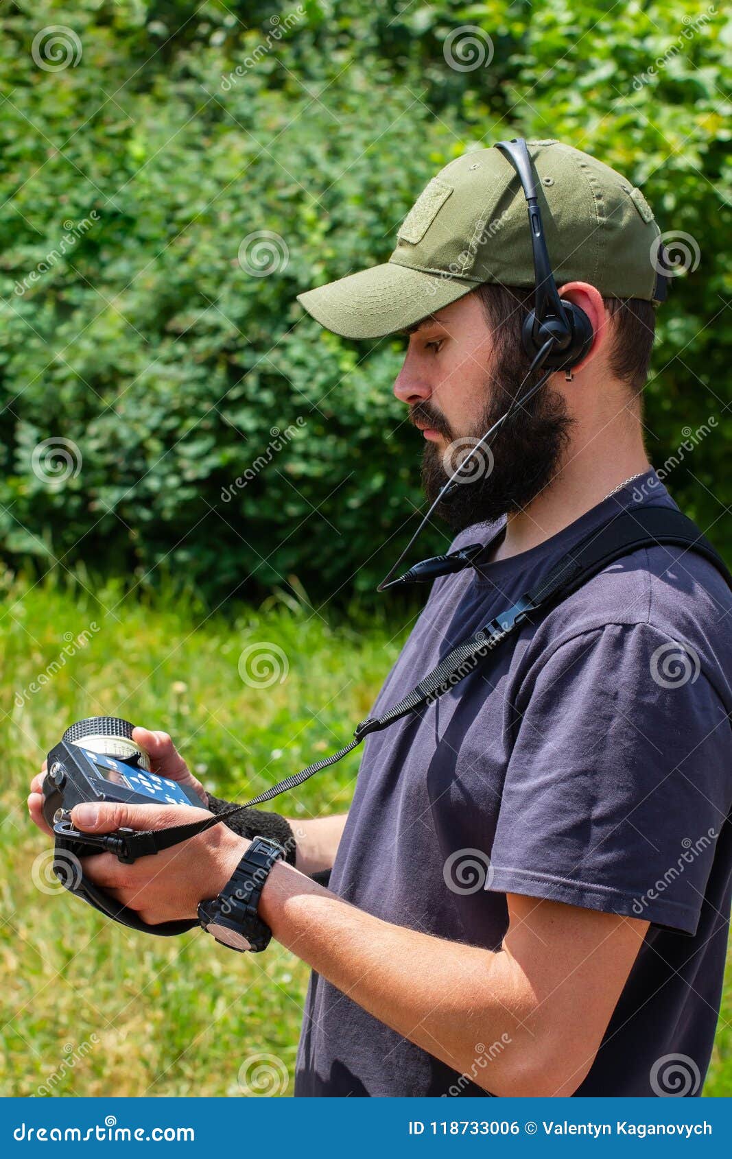 The focus puller stock photo. Image of holds, shooting - 118733006