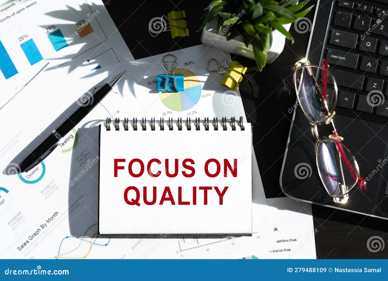 FOCUS on QUALITY Text on Notepad on Office Table Stock Image - Image of ...
