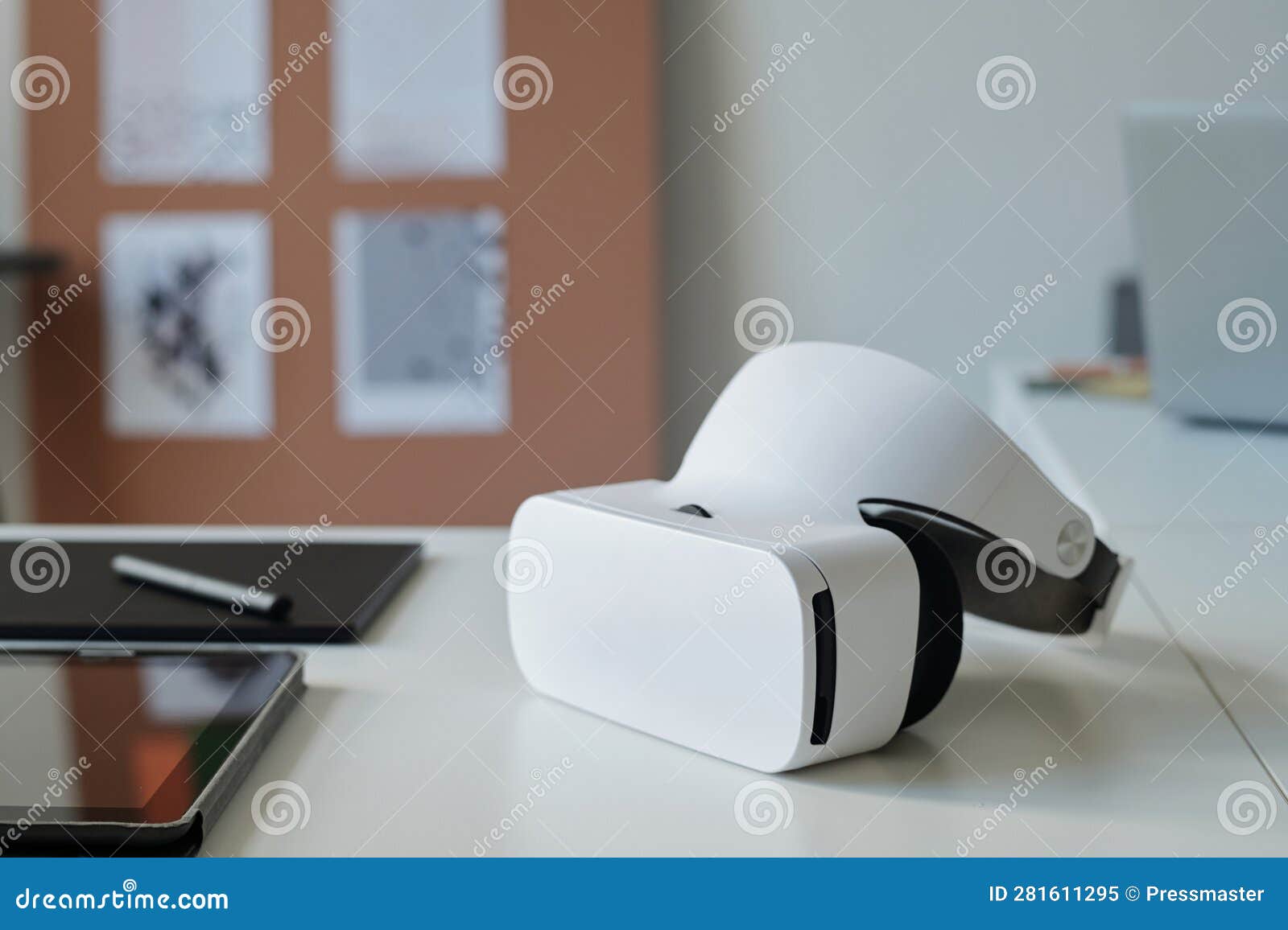 Focus on White Virtual Reality Simulator Necessary for Webdesigner ...