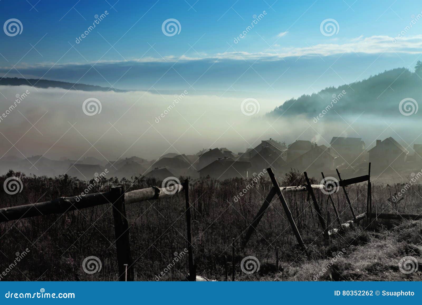 Fog in countryside stock photo. Image of radiate, countryside - 80352262
