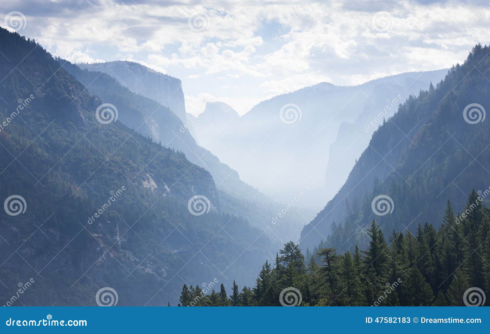 Fog over Yosemite stock image. Image of beautiful, sunlight - 47582183