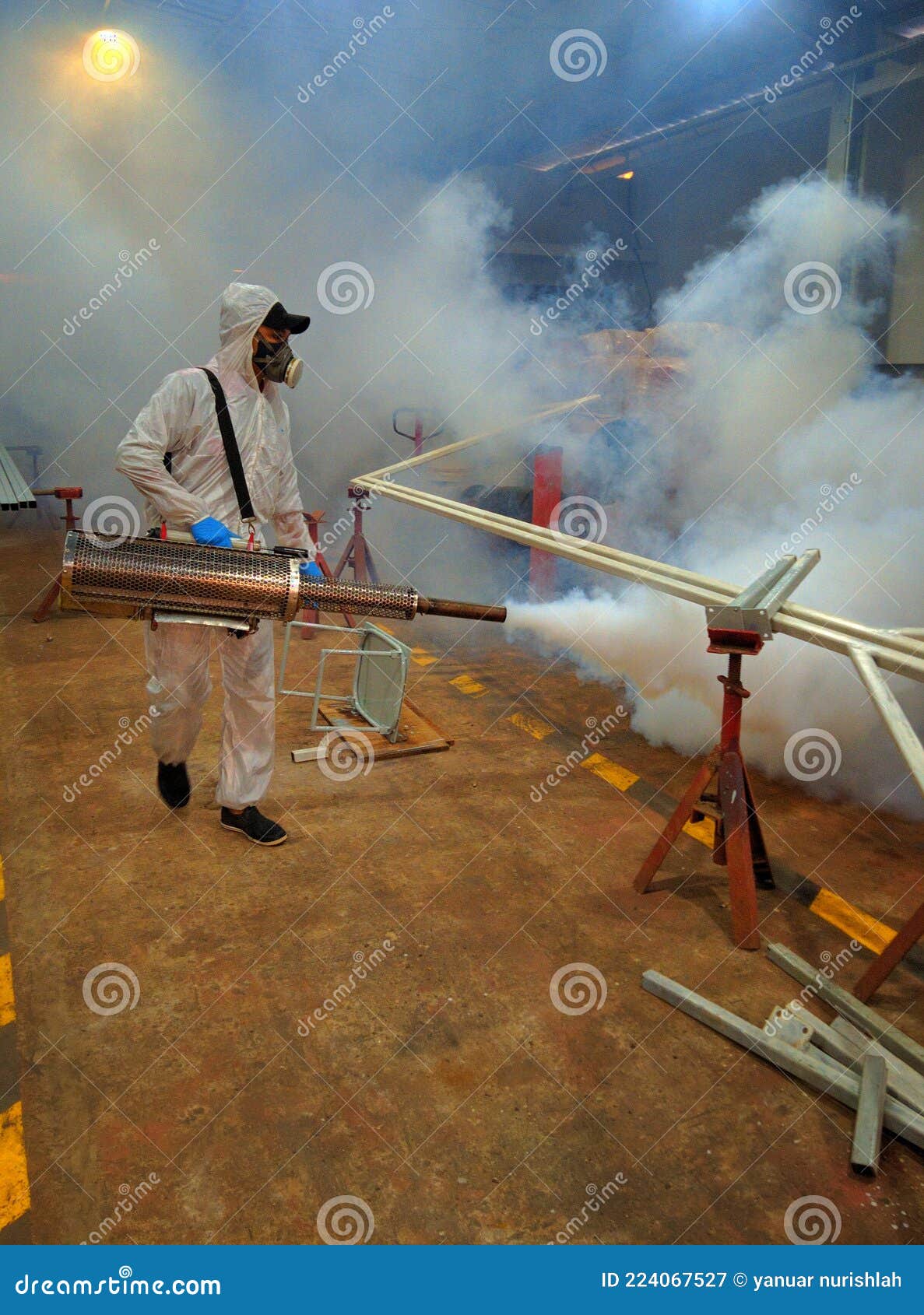 Fogging workshop area editorial photography. Image of iron - 224067527