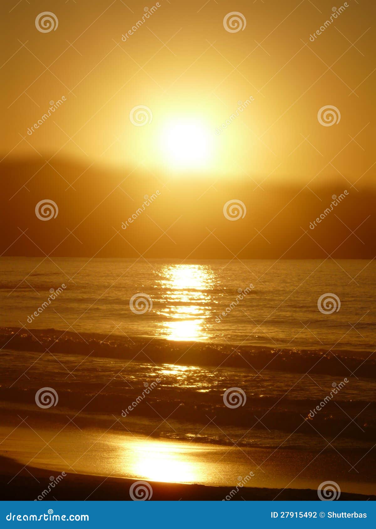 Foggy sunset stock photo. Image of colorfull, hawaiian - 27915492