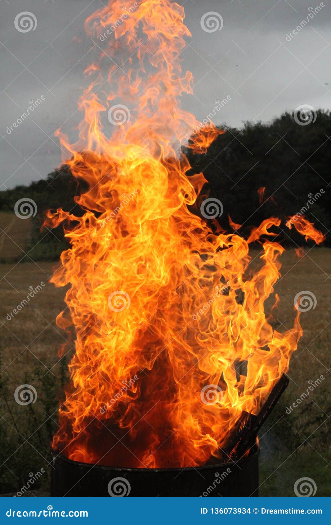 Fogo Do Papel De Parede De HD Foto de Stock - Imagem de pequeno ...