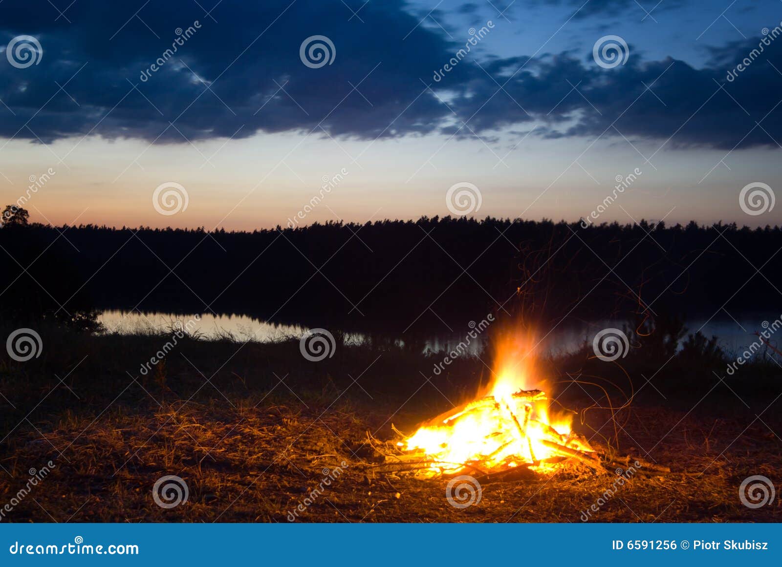 Fogueira. foto de stock. Imagem de nave, fogueira, paisagem - 6591256