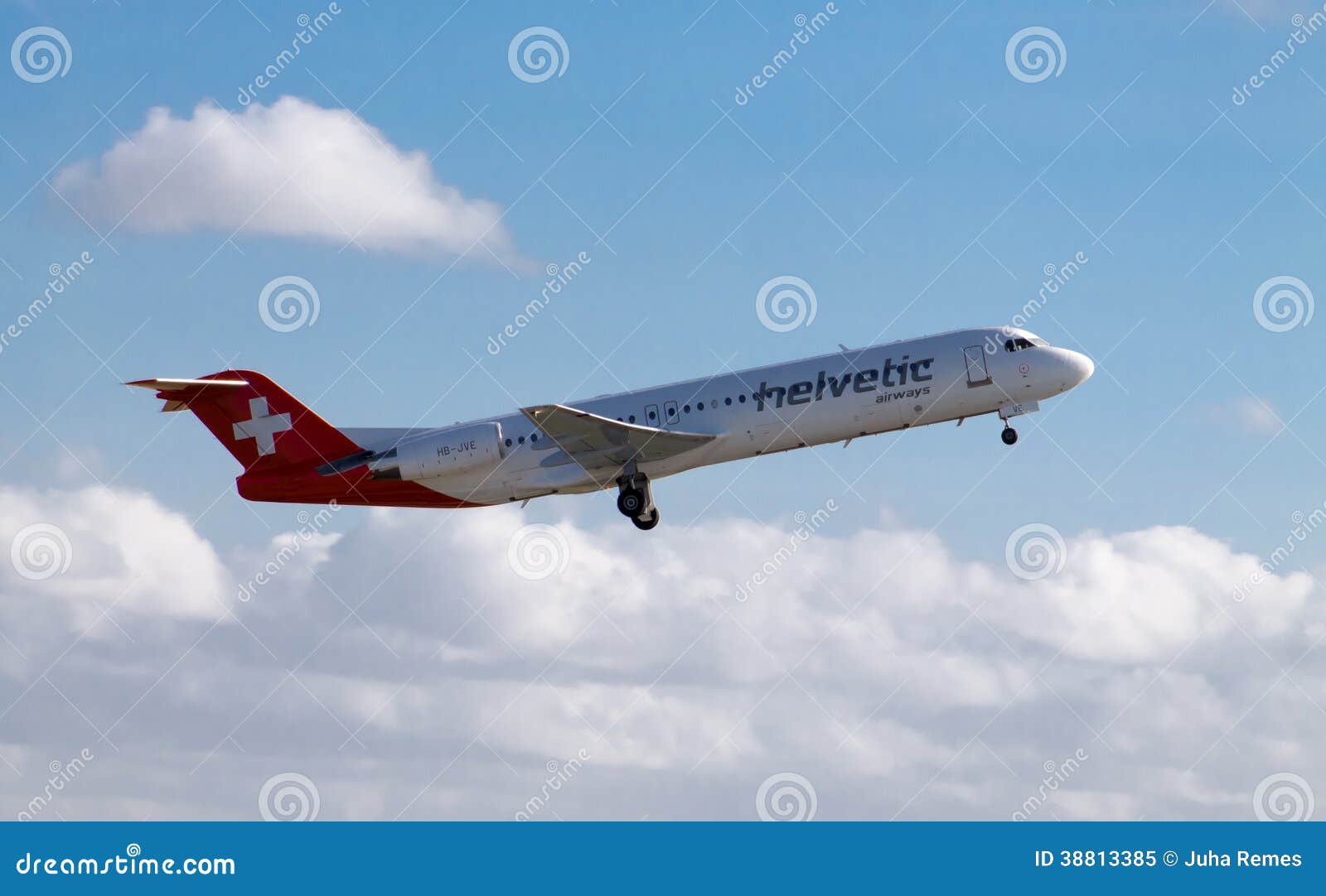 Fokker 100 De Helvetic Airways Image éditorial - Image du clair ...