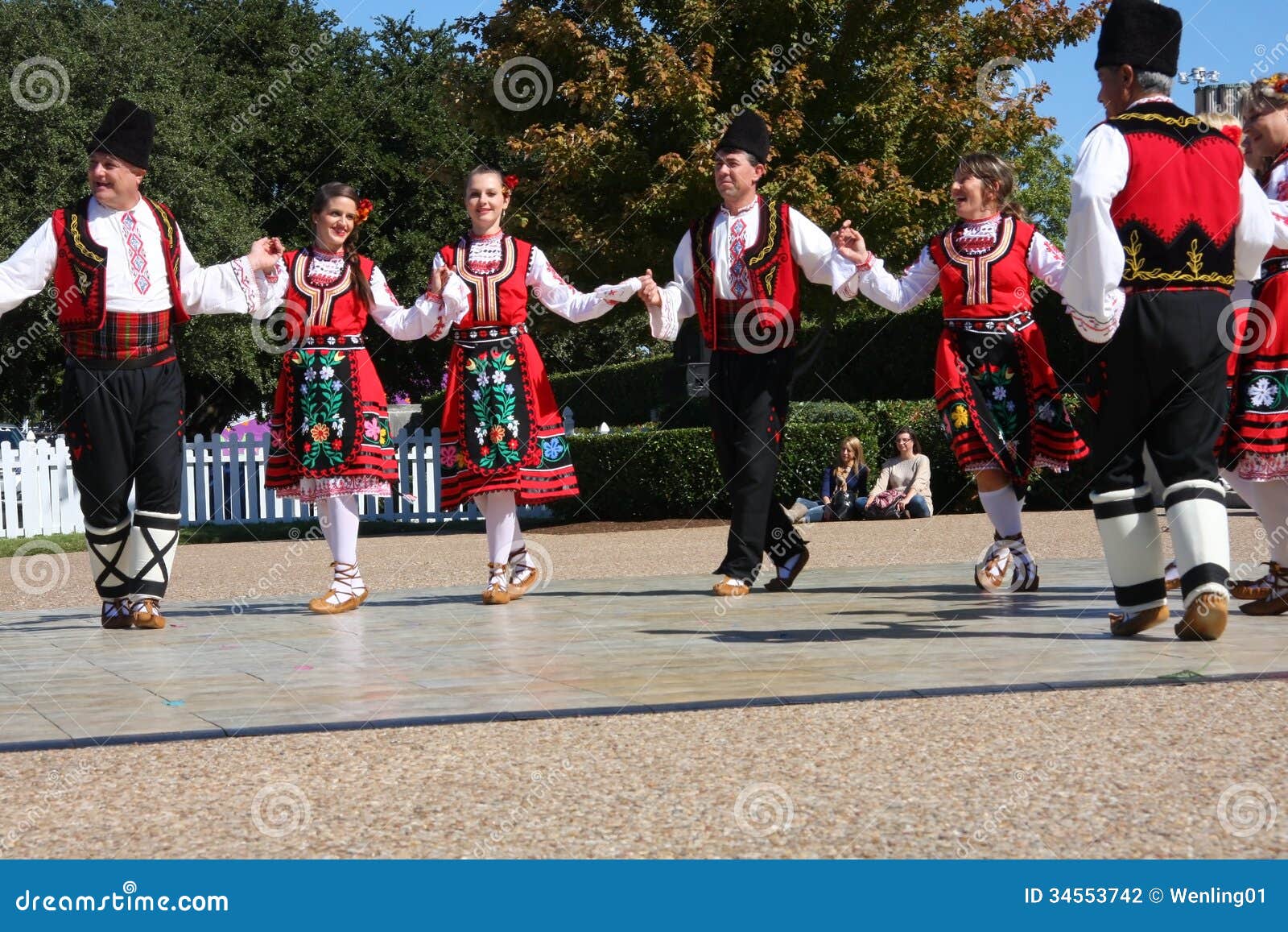 Folk dance editorial photography. Image of color, outdoor - 34553742