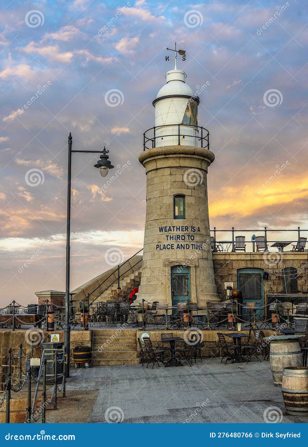 The Folkestone Harbour Arm Lighthouse Stock Photo - Image of building ...