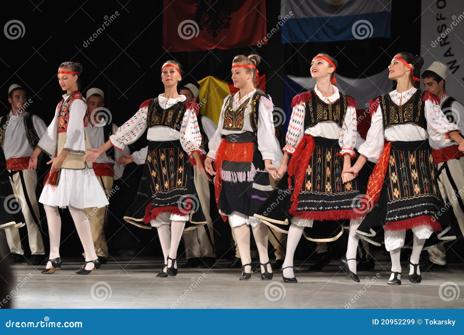 Folklore albanés imagen de archivo editorial. Imagen de europa - 20952299