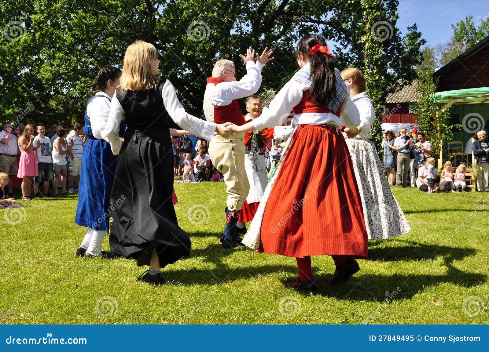 Folklore Ensemble of Sweden Editorial Image - Image of midsummer ...
