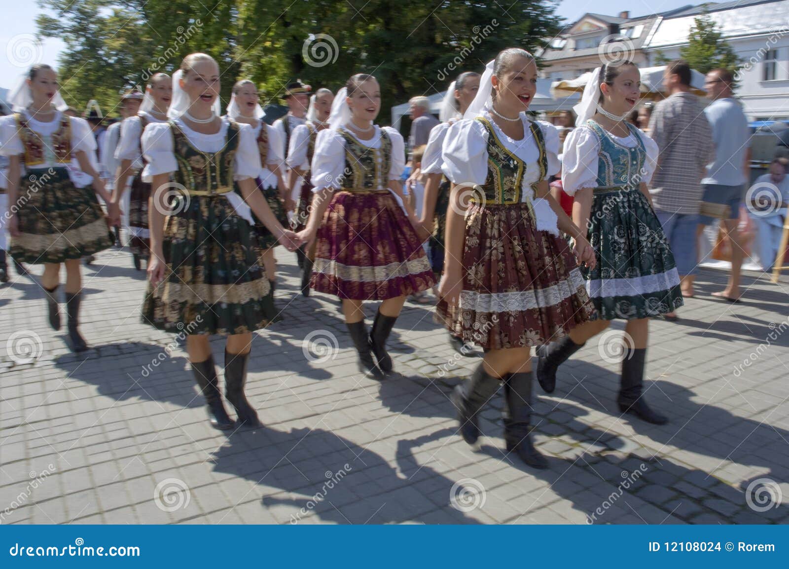 Folklore slovaque image stock éditorial. Image du chant - 12108024