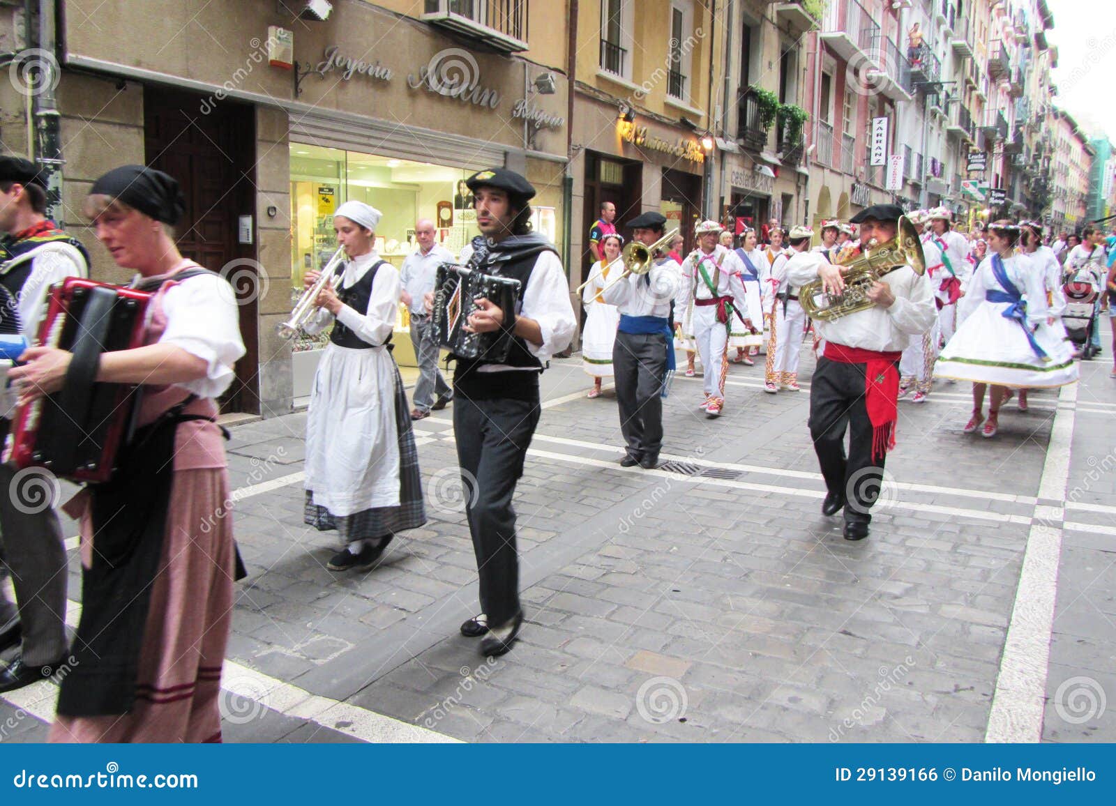 Folklorist parade editorial photo. Image of pamplona - 29139166