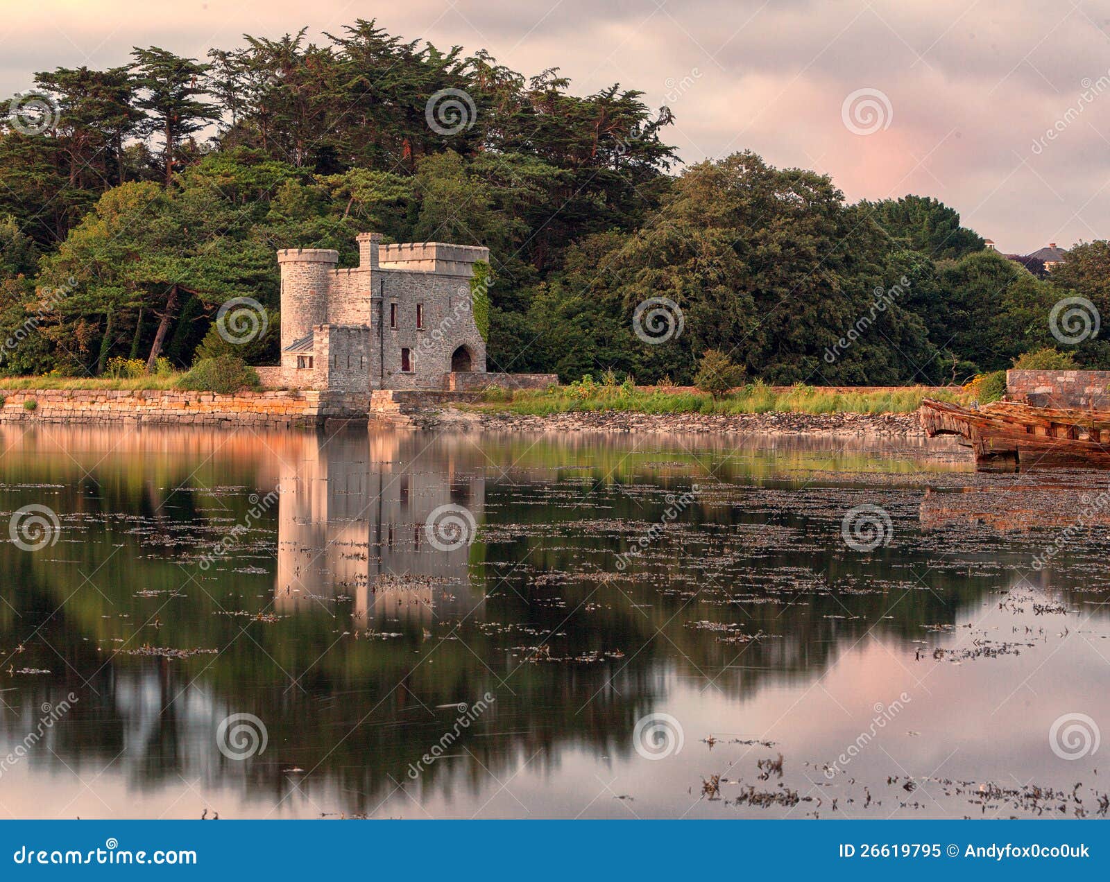The Folly at Hooe Lake stock image. Image of england - 26619795